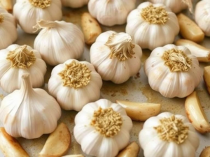 How to Roast Garlic (Oven Roasted Garlic) - Cooking Guides